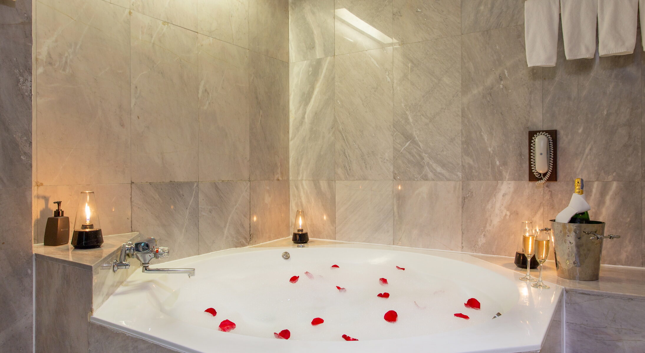 Executive Terrace Suite 2QB - Ramada Plaza by Wyndham Bangkok Menam ...