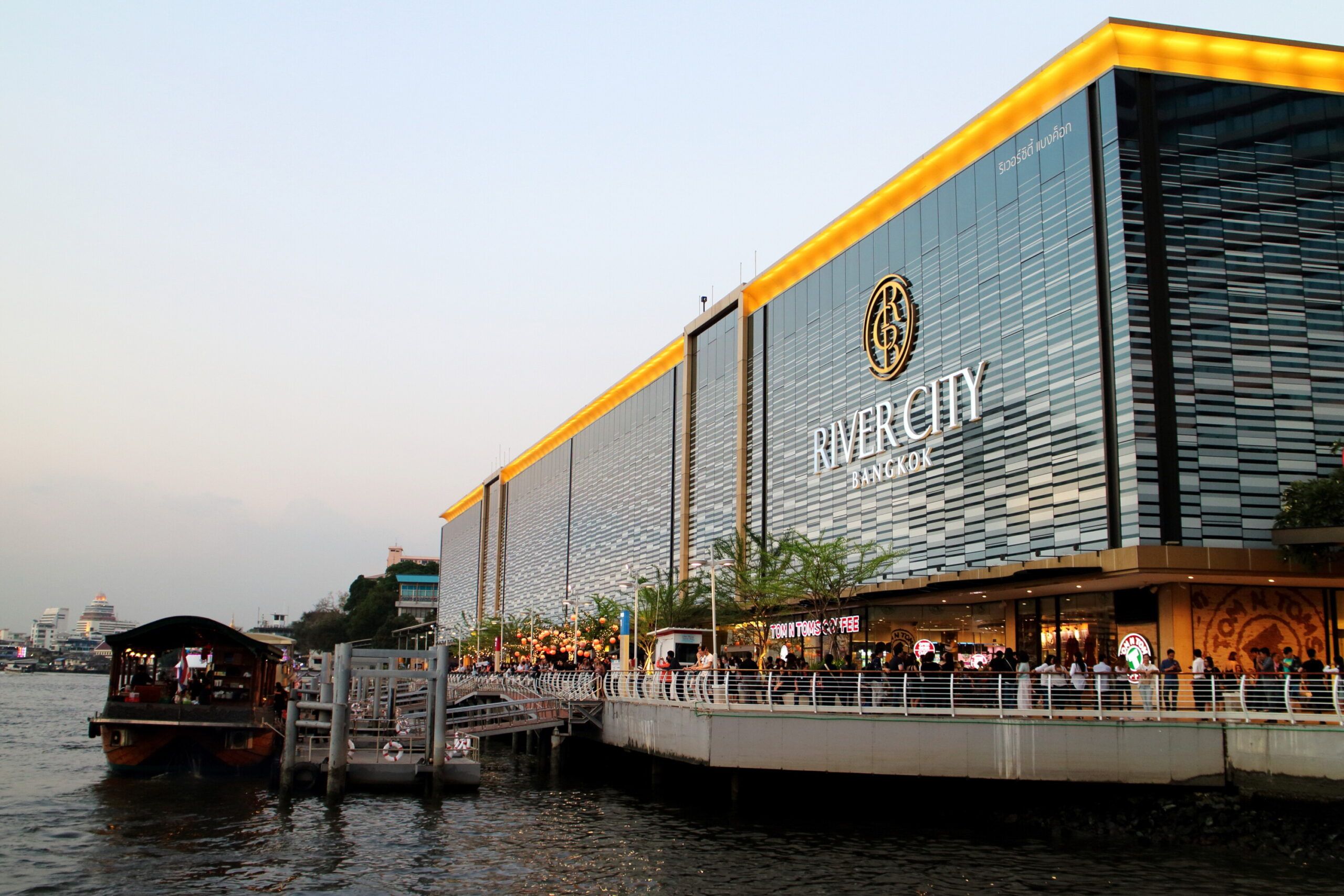 Surroundings - Ramada Plaza by Wyndham Bangkok Menam Riverside