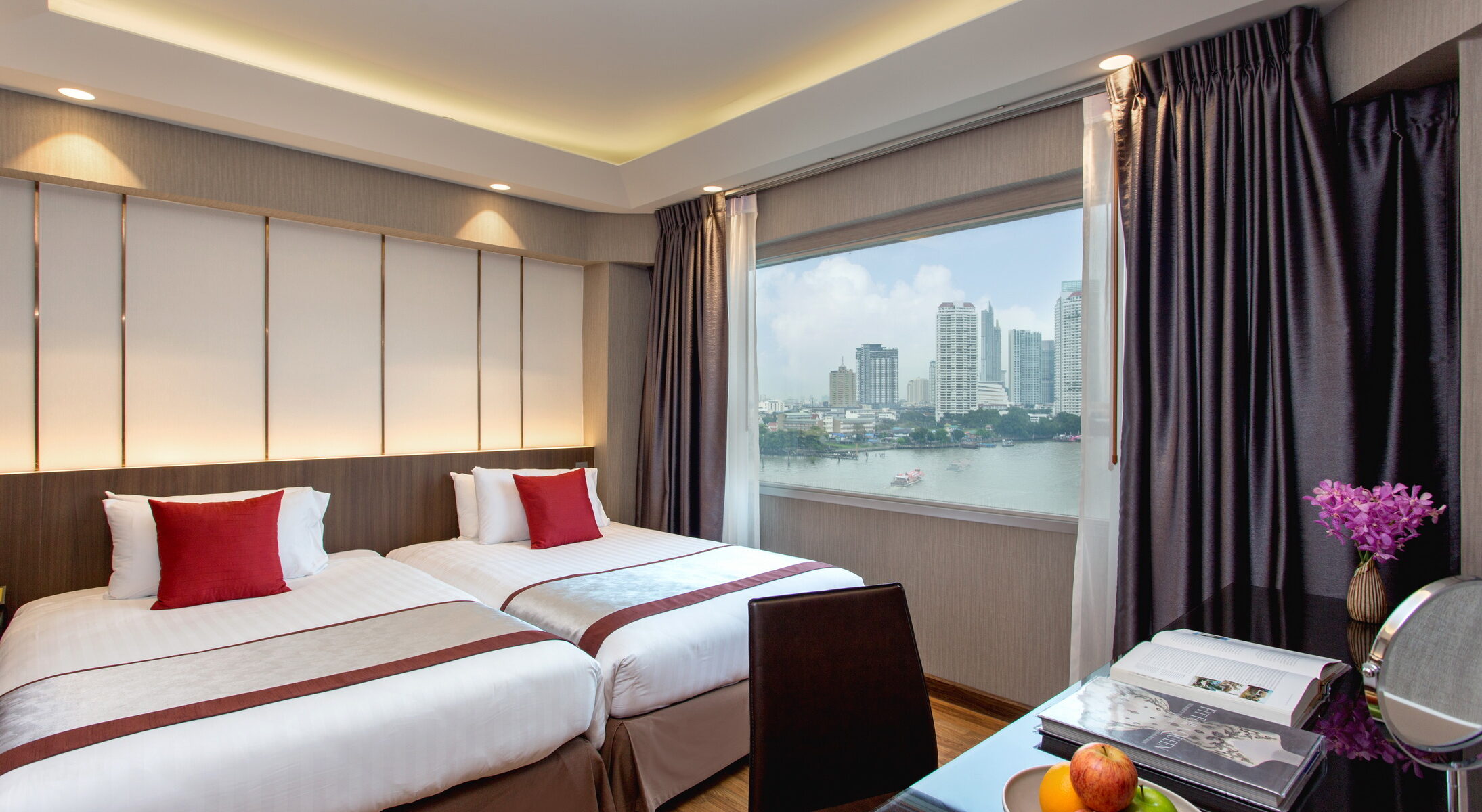 Rooms & Suites - Ramada Plaza by Wyndham Bangkok Menam Riverside