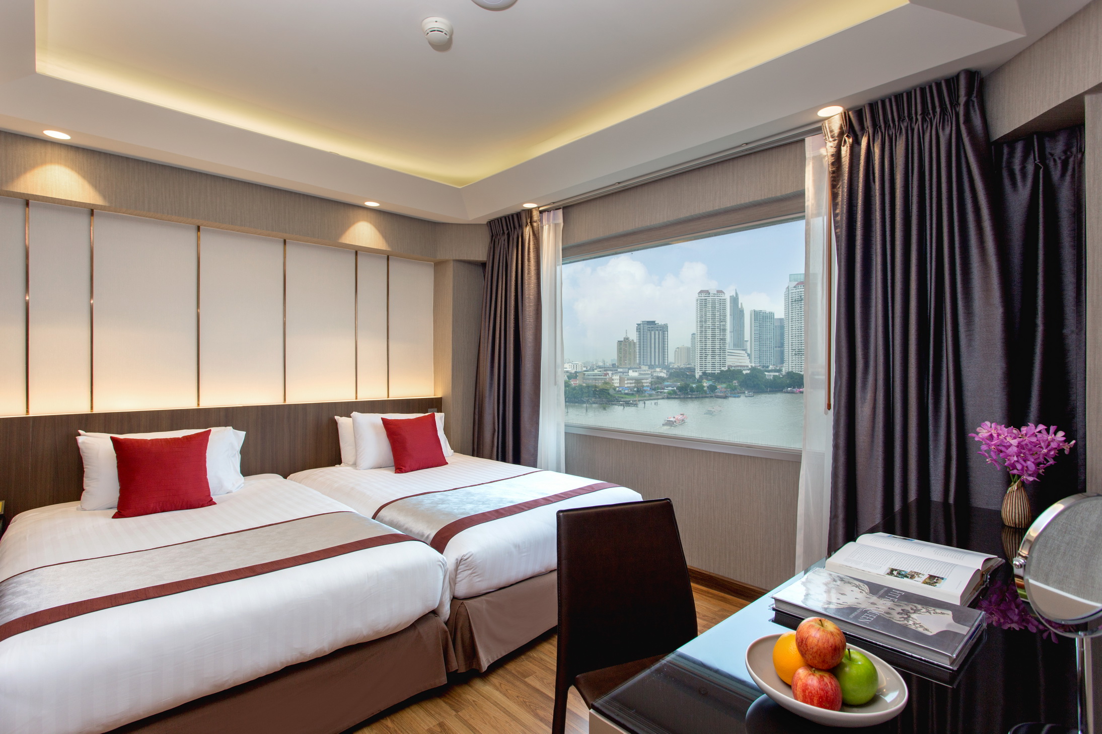 Superior Rooms - Ramada Plaza by Wyndham Bangkok Menam Riverside
